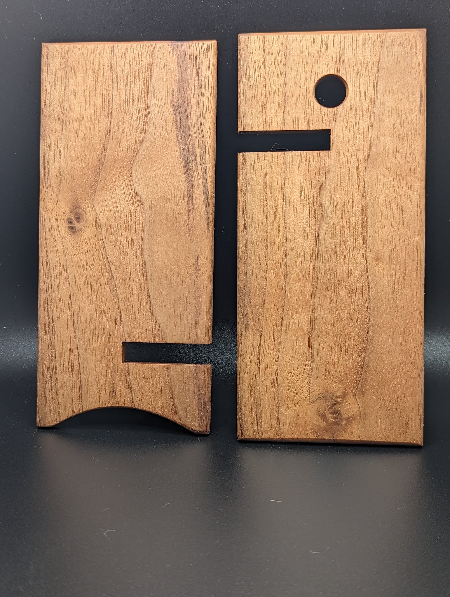 Phone Stand (Walnut) – Giroux Woodcraft